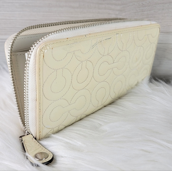 Coach | Bags | Coach Cream White Trim Coated Leather Zippered Wallet ...